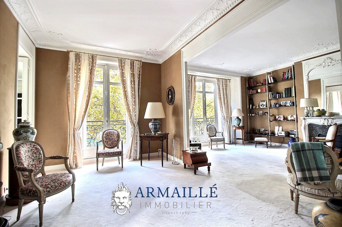 Paris 17 Pereire/Ste Ursule In Paris, île De France, Frankreich Zu ...