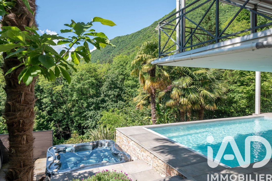 Vente Maison/Villa 7 Pièces In La Tronche, Auvergne Rhône Alpes, France ...