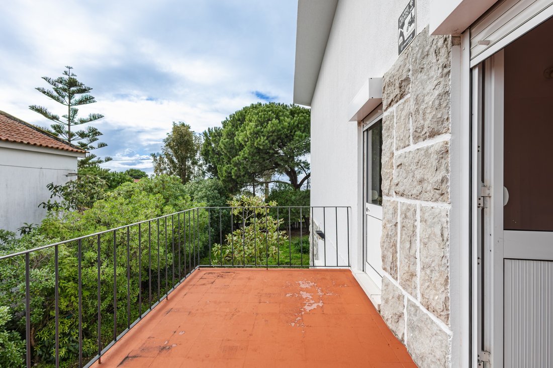 Villa With Sea View En Caparica E Trafaria, Setúbal Municipality ...
