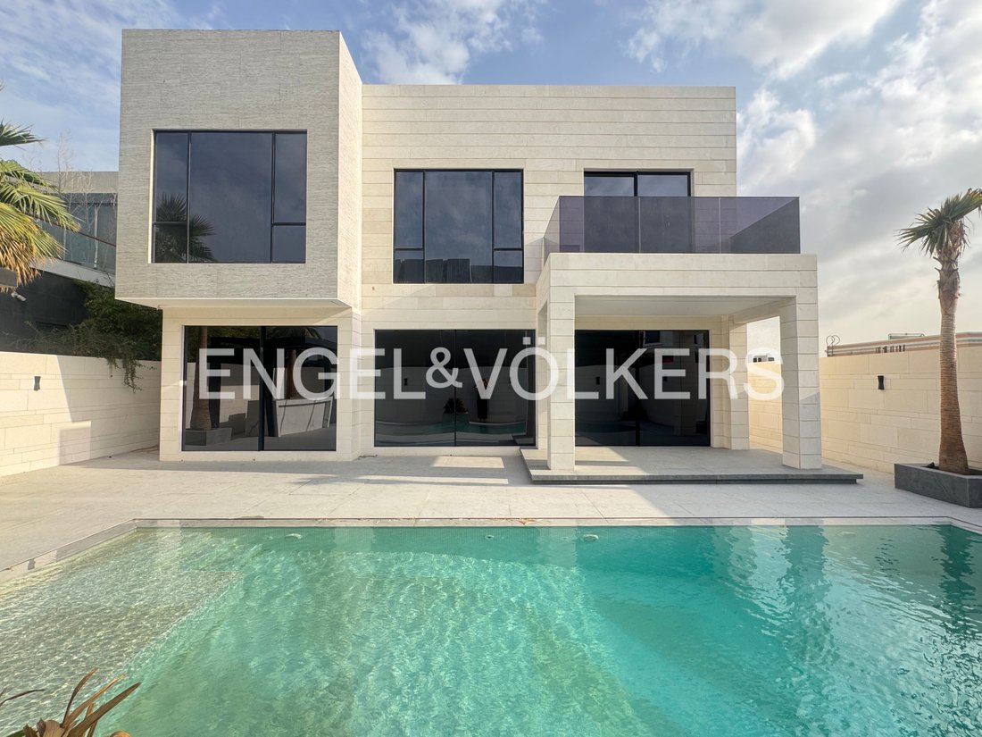 Brand New | Infinity Pool | Vacant | 5 In Dubai, Dubai, United Arab ...