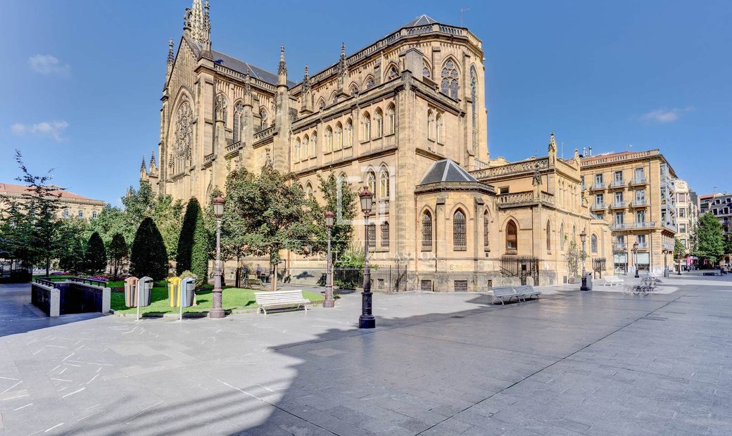 Fully Refurbished In 2024, This In Centro, Donostia San Sebastian ...