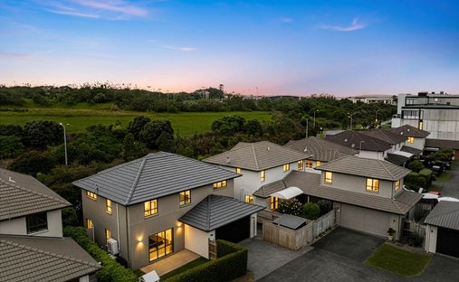 Luxury houses with fitness center / gym for sale in Stonefields ...