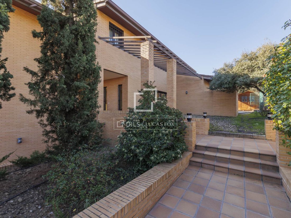 Stunning Contemporary Design In Boadilla Del Monte, Community Of Madrid ...