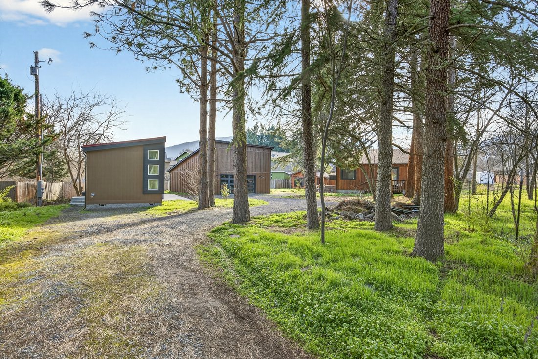 Single Family Residence In Talent In Talent, Oregon, United States For ...