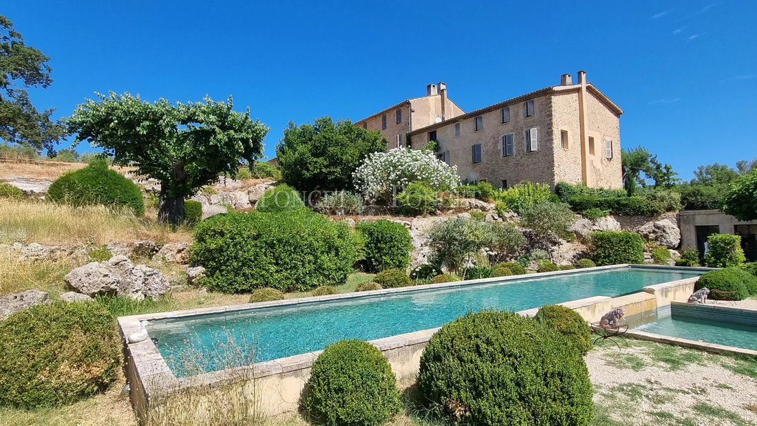 A Hidden Gem Of A En Entrecasteaux, Provenza Alpes Costa Azul, Francia ...