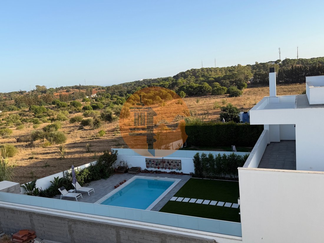 Detached 4 Bedroom Villa With Pool Under In Castro Marim, Algarve ...