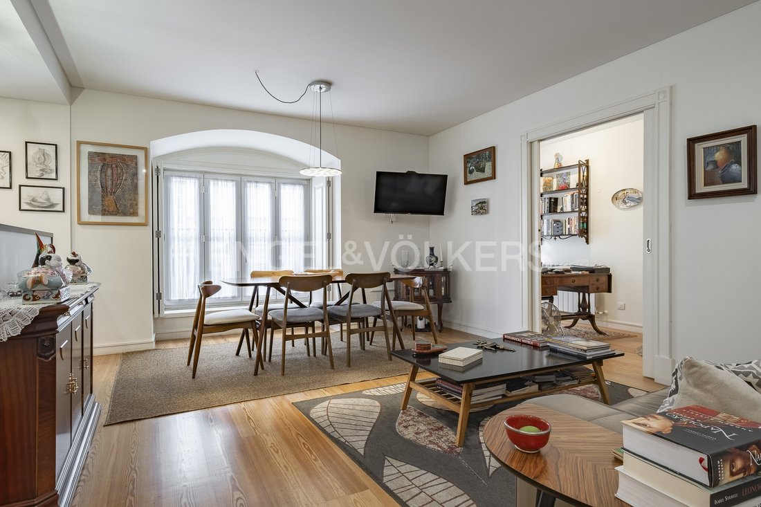 Sophisticated 2 Bedroom Apartment In A In Santa Maria Maior, Lisbon ...