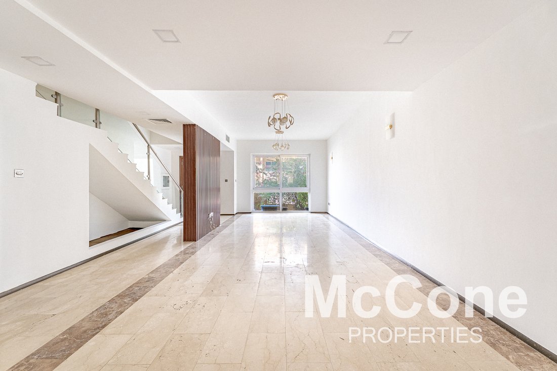 Upgraded | Huge Layout | Vacant In Dubai, دبي, United Arab Emirates For ...