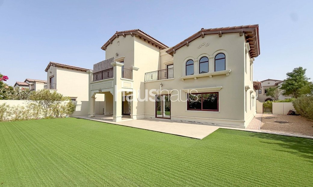Vot | Double Height | Landscaped Garden In Dubai, Dubai, United Arab ...
