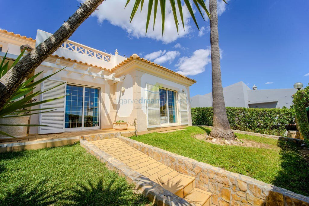 Charming Single Level Villa With Classic En Olhos De Agua, Algarve ...