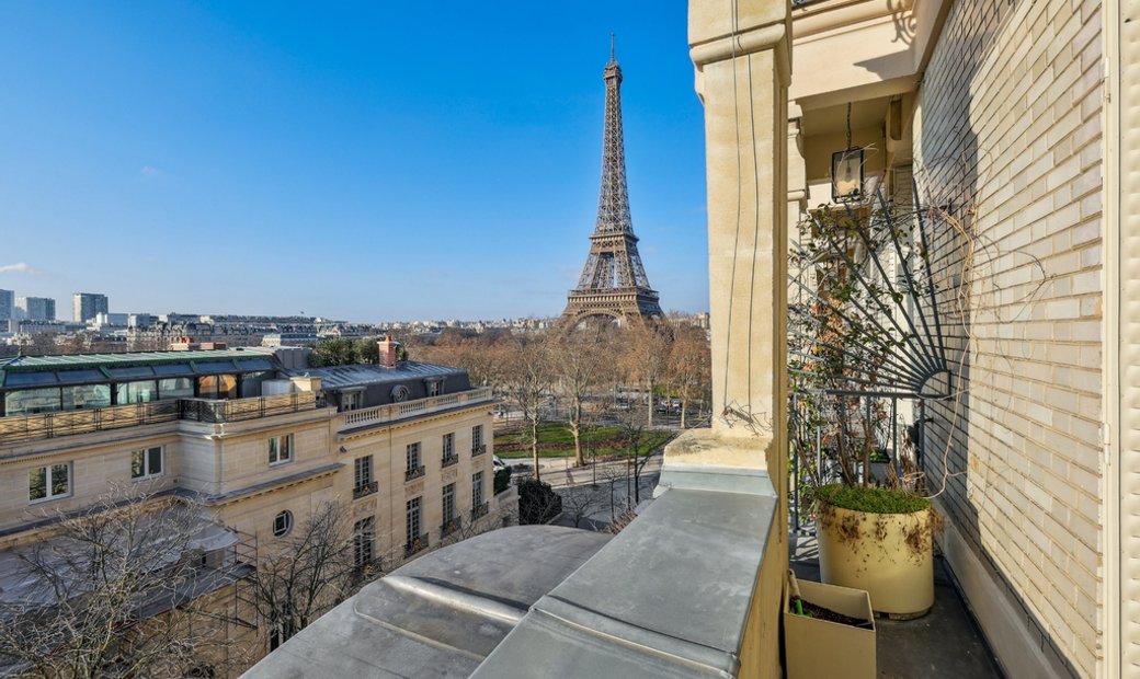 Exceptional Apartment On A High Floor With In Paris, île De France ...