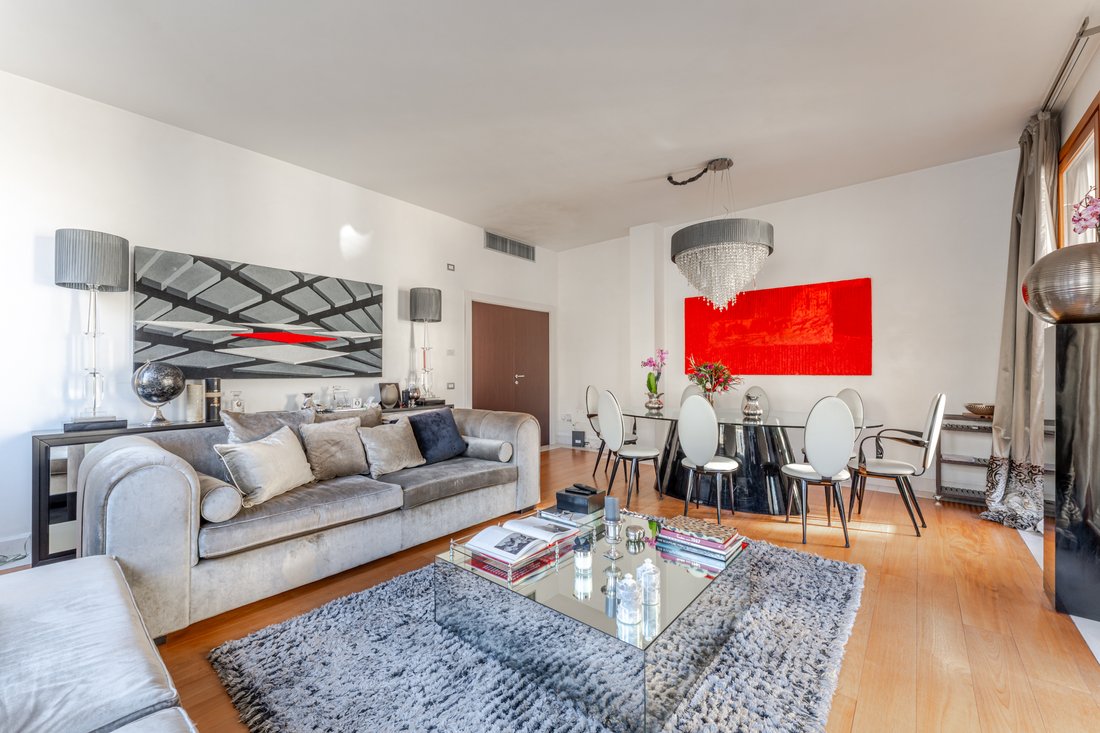 Casa In Vendita Viale Premuda In Milan, Lombardei, Italien Zu Verkaufen ...
