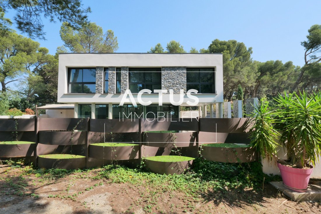 Architect Designed In Salon De Provence, Provence Alpes Côte D'azur ...