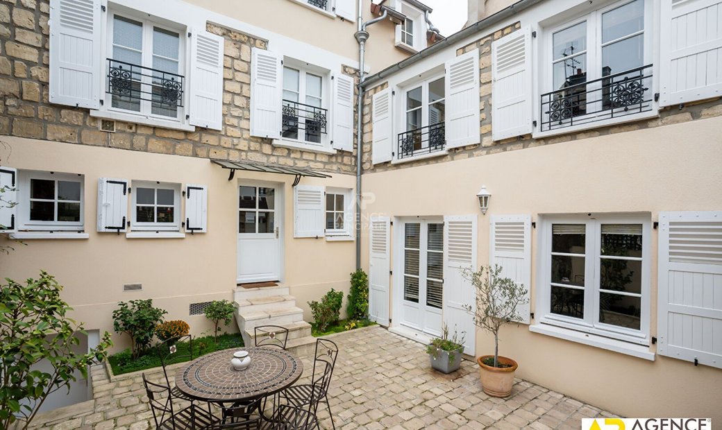 House In Historic District 7 Room(s) In Maisons Laffitte, île De France ...