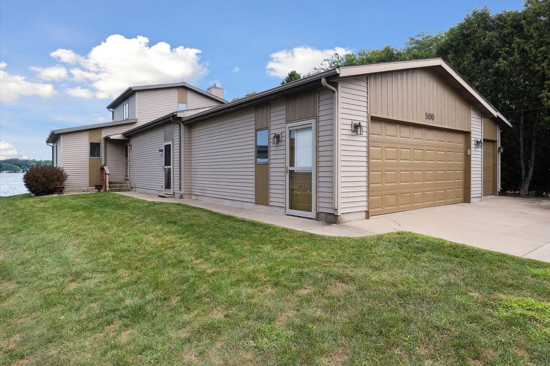 Privacy W/ 68' Of Shoreline En Syracuse, Indiana, Estados Unidos En ...