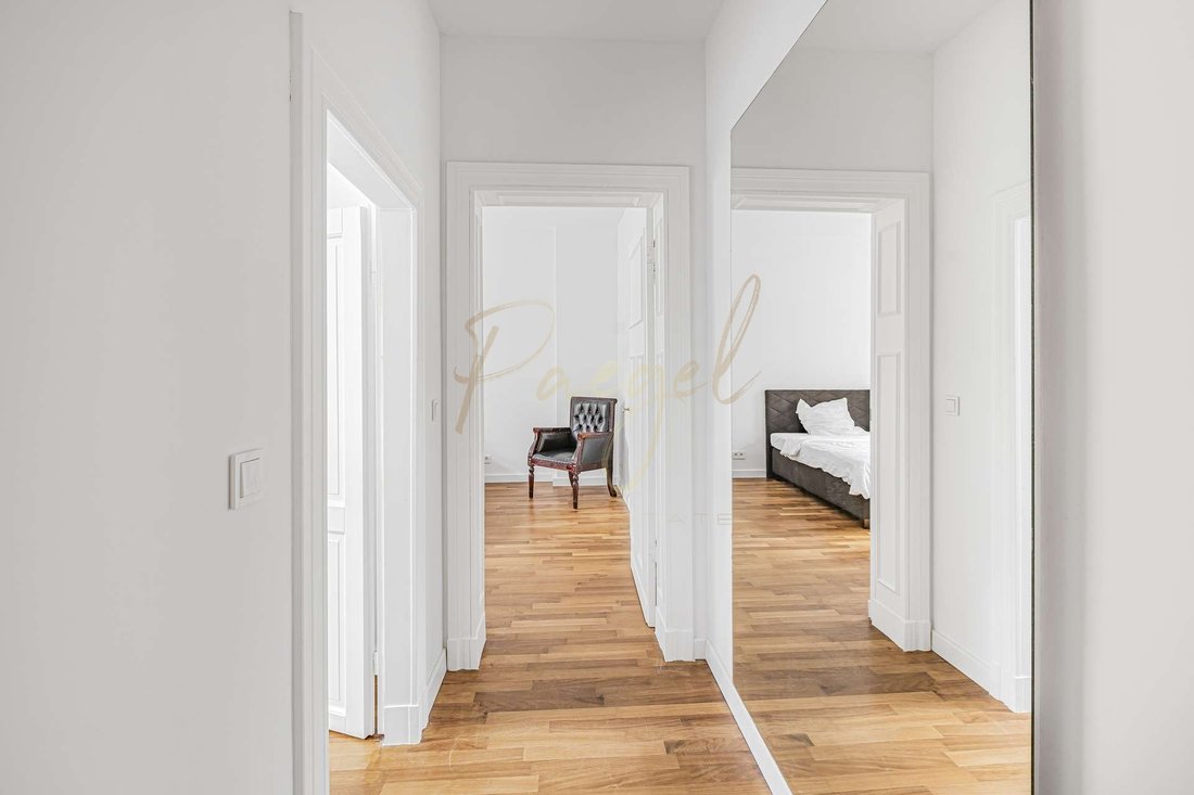 Joyau D'un Bâtiment Ancien : 5 Chambres Avec Dans Berlin, Berlin ...