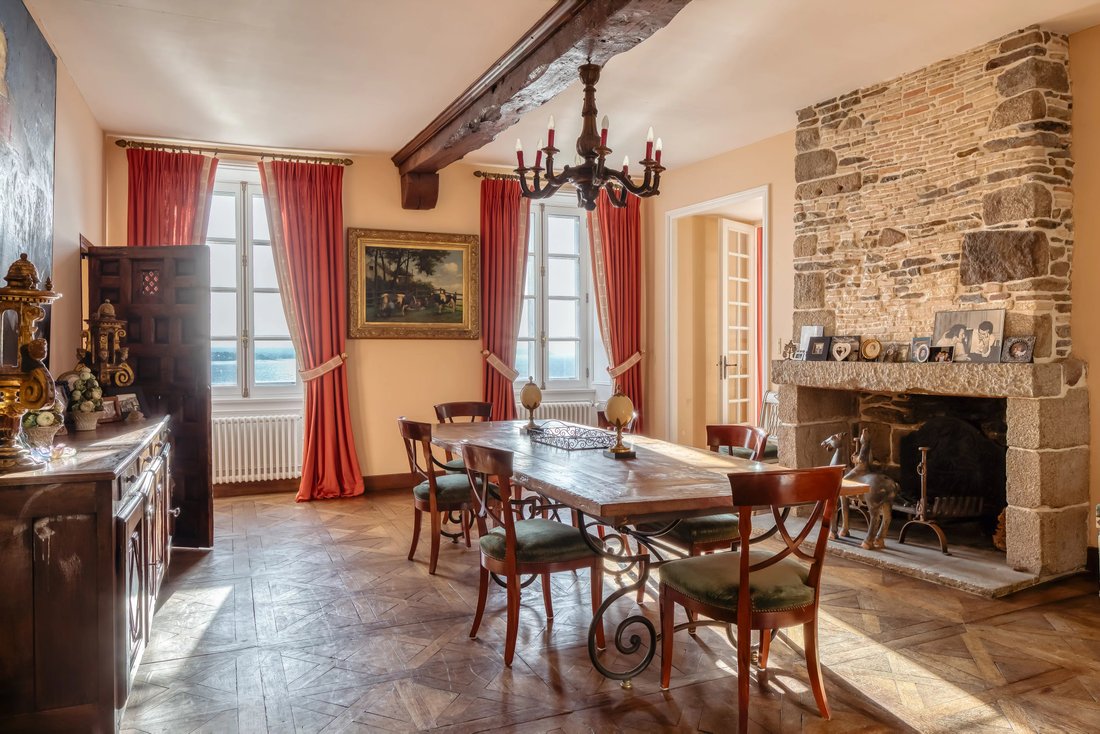 Haute Ville De Granville Hôtel Particulier Dans Granville, Normandie ...