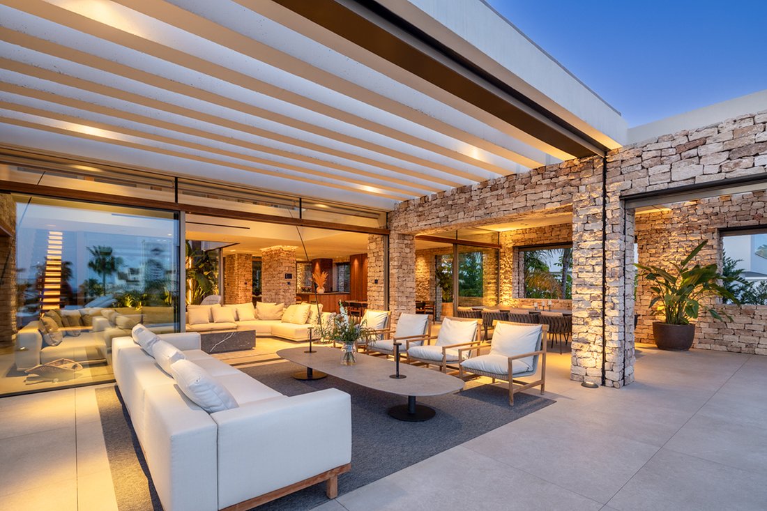 Modern Five Bedroom Villa With Sea Views And In Puerto Banus, Marbella ...