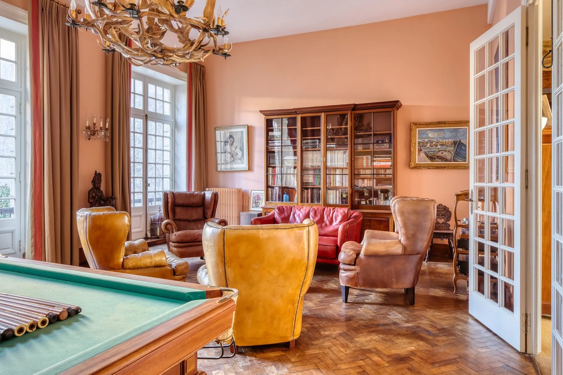 Haute Ville De Granville Hôtel Particulier Dans Granville, Normandie ...