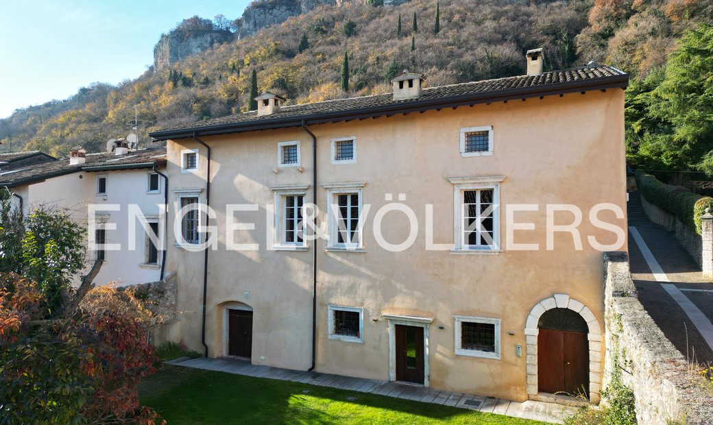 Residence In A Historic Village In Affi, Veneto, Italy For Sale (17003793)
