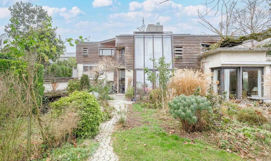 Co Exclusivite Villa D'architecte Atypique Au En Presinge, Ginebra ...