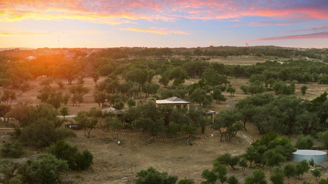 Single Family Residence In Austin In Dripping Springs, Texas, United ...