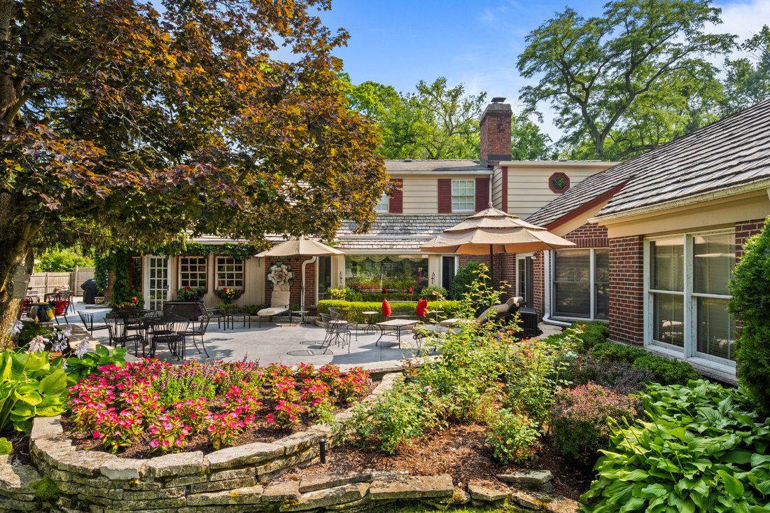 1215 Spruce Street, Winnetka, Il, 60093 In Winnetka, Illinois, United ...