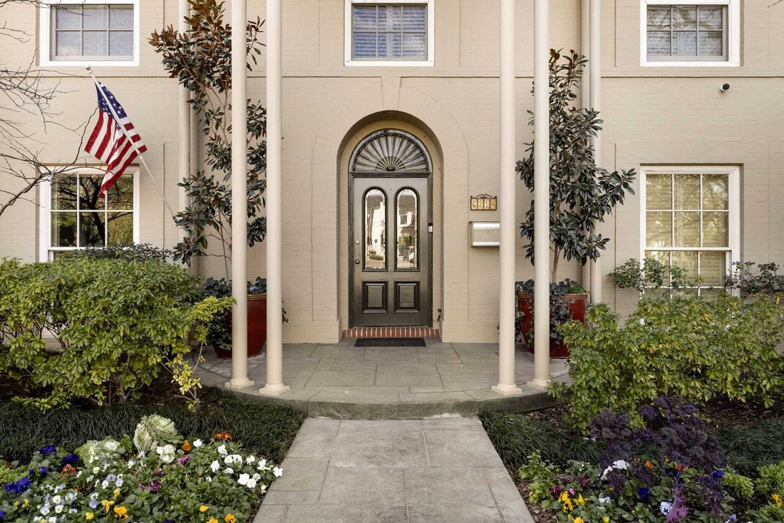 Timeless Colonial Revival Estate That Feels En Dallas, Texas, Estados ...