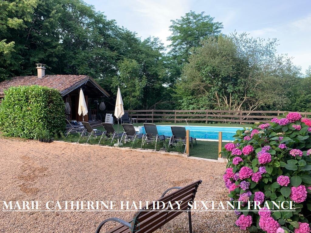 Château Du Moyen âge Dans Saint Jory De Chalais, Nouvelle Aquitaine ...