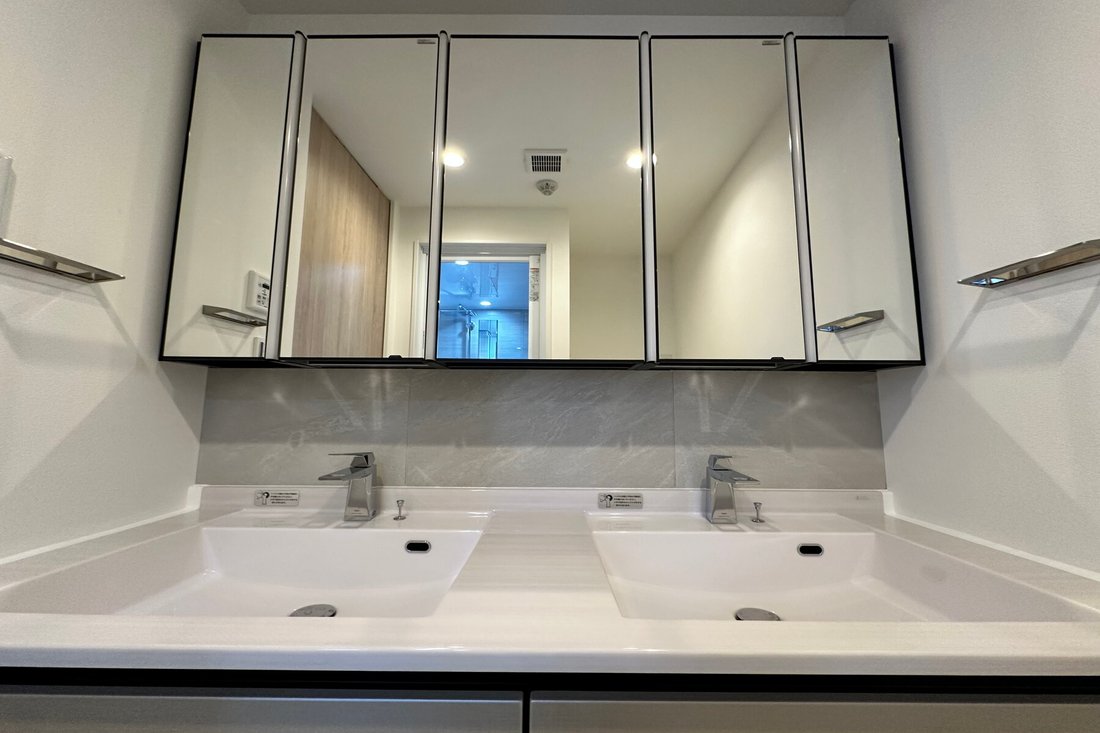 Haute Vallée D'cladia Jingu Gaien Dans Shibuya, Tokyo, Japon à Vendre ...