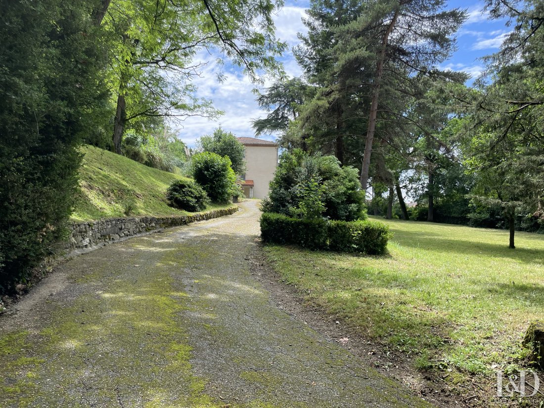 Stone Property With 290 M² Of Living Space, In Agen, Nouvelle Aquitaine ...