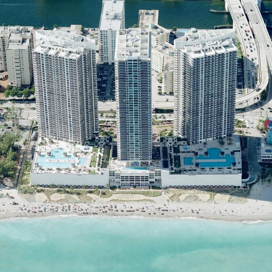 Eigentumswohnung In In Hallandale Beach, Florida, Vereinigte Staaten Zu ...