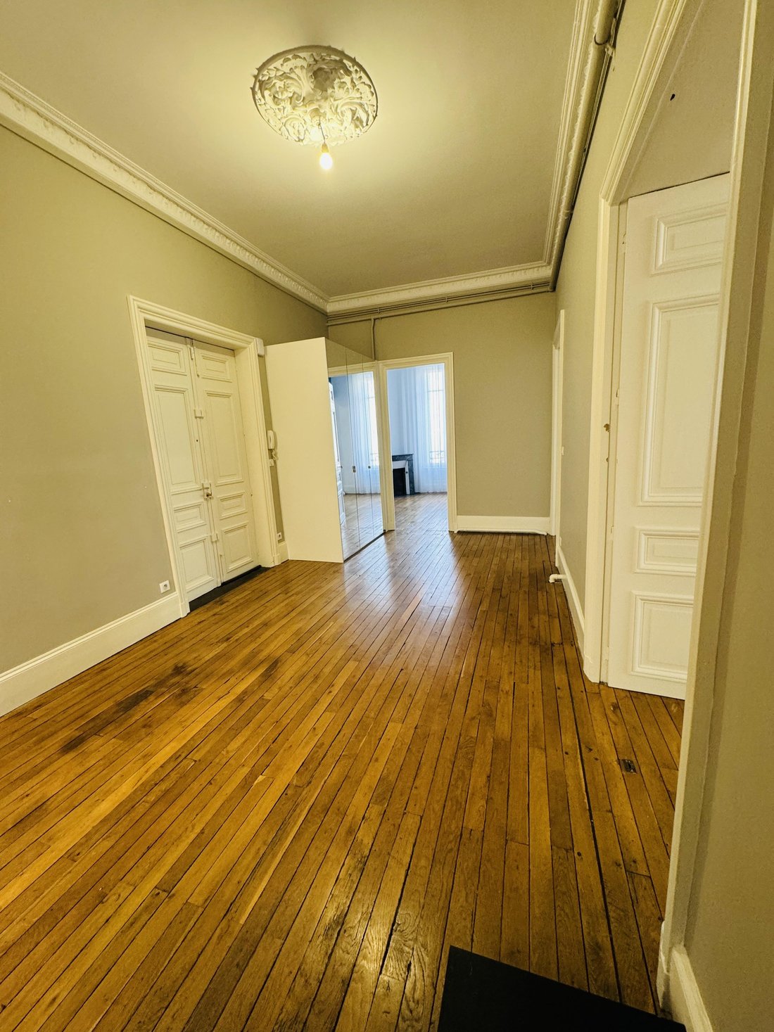 Sale / Apartment In Clermont Ferrand, Auvergne Rhône Alpes, France For ...