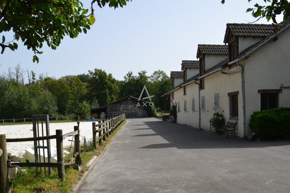 Vente Du Domaine équestre Villemer, 240m², Dans Villemer, île De France ...
