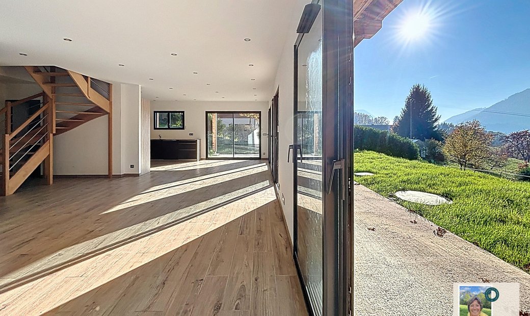 Sale / House In Onnion, Auvergne Rhône Alpes, France For Sale (17013780)