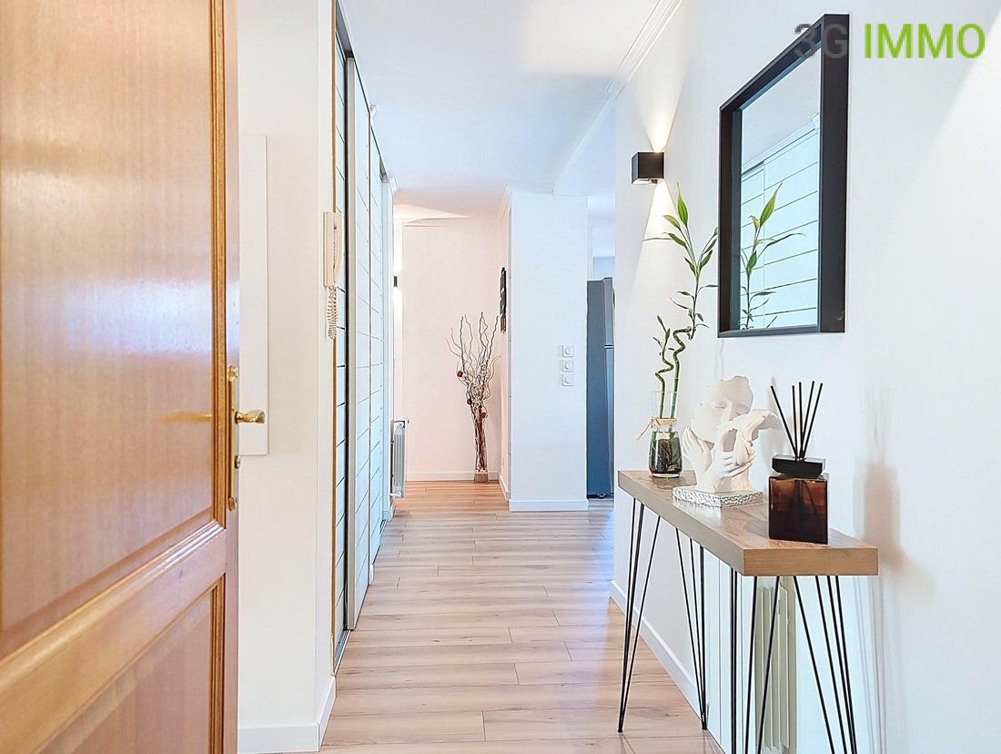 Sale / Penthouse In Ville La Grand, Auvergne Rhône Alpes, France For ...