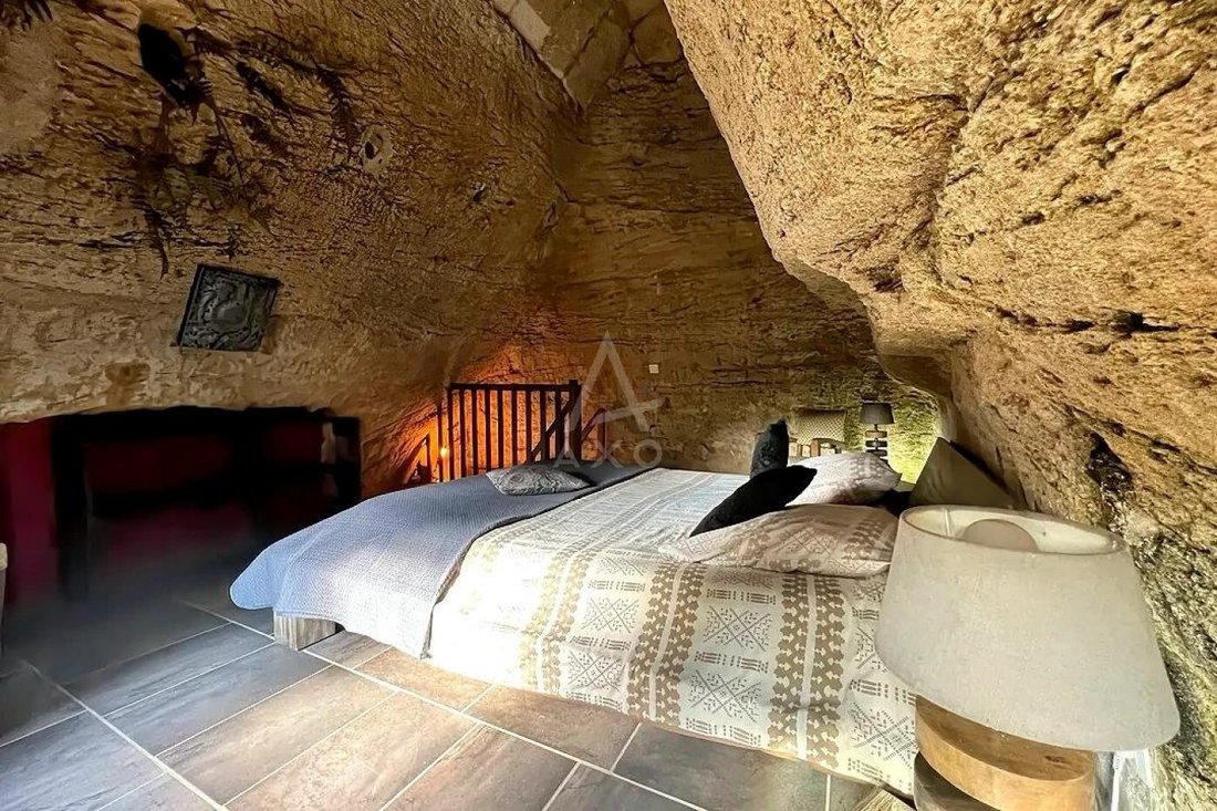 Sale House Doue La Fontaine, 670m² 14 Rooms In Doué La Fontaine, France ...