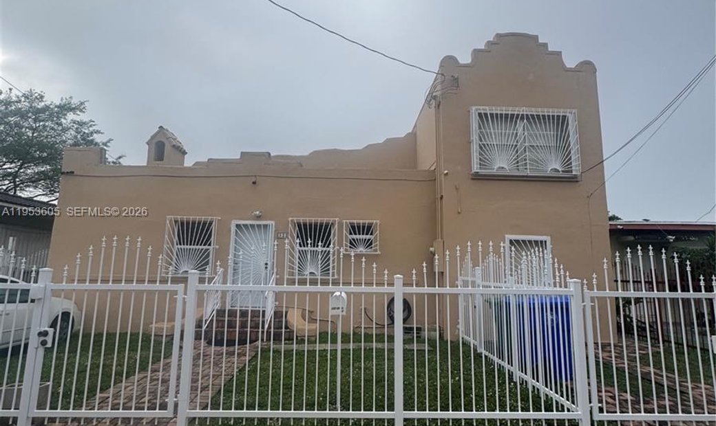 Single Family Residence In Miami In Miami, Florida, United States For ...