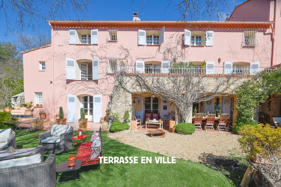 Entrecasteaux Chambre En Entrecasteaux, Provenza Alpes Costa Azul ...