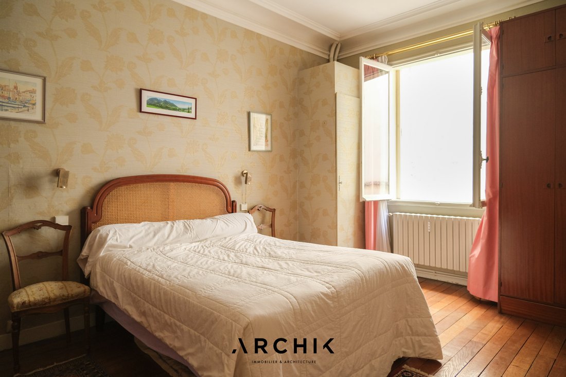 Renaissance In Paris, île De France, France For Sale (17012679)