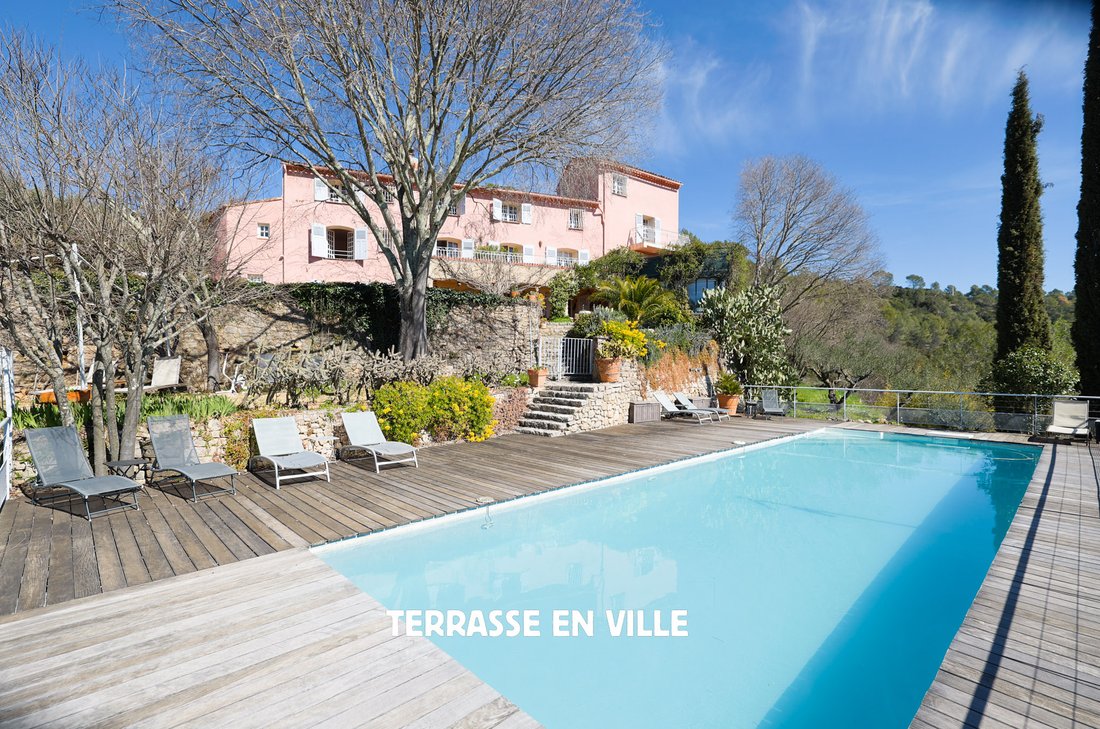 Entrecasteaux Chambre En Entrecasteaux, Provenza Alpes Costa Azul ...