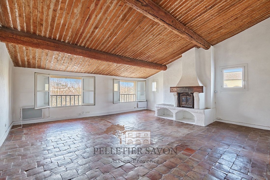 Top Floor With Elevator In Aix En Provence, Provence Alpes Côte D'azur ...