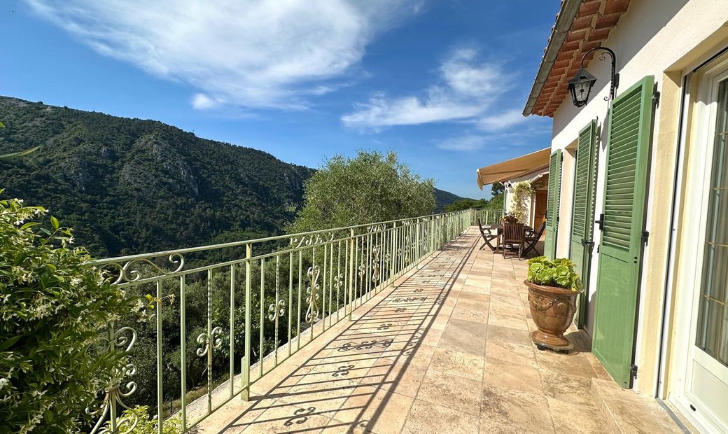 Maison Familiale Avec Vue Dans Peillon, Provence Alpes Côte D'azur ...