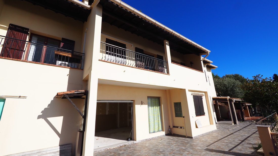 La Turbie A Rénover. 232 M² In La Turbie, Provence Alpes Côte D'azur ...