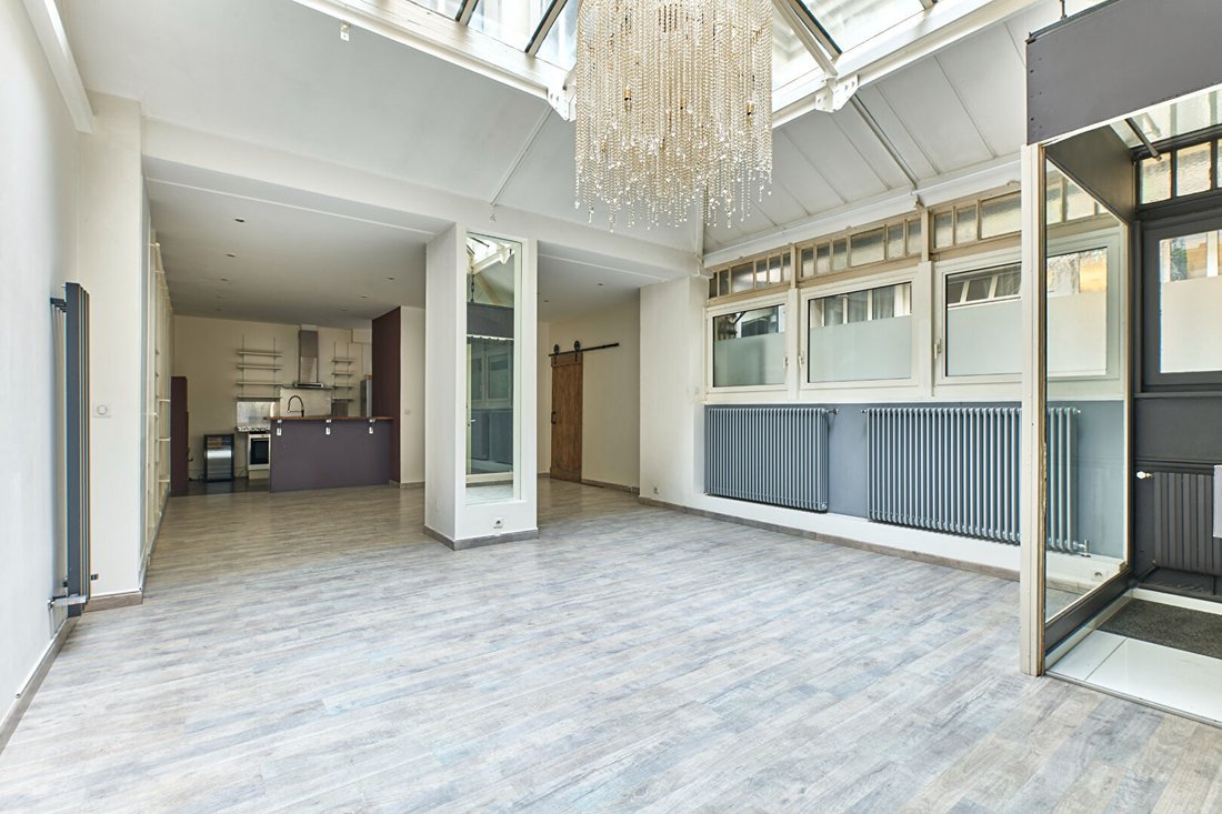 Loft With Skylight Near Square Montholon And Dans Paris, île De France ...
