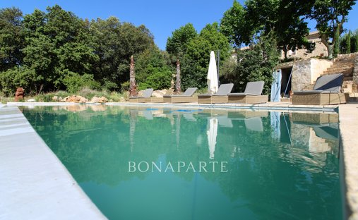 Luxe châteaux avec terrasse à vendre en Le Thoronet, Provence-Alpes ...