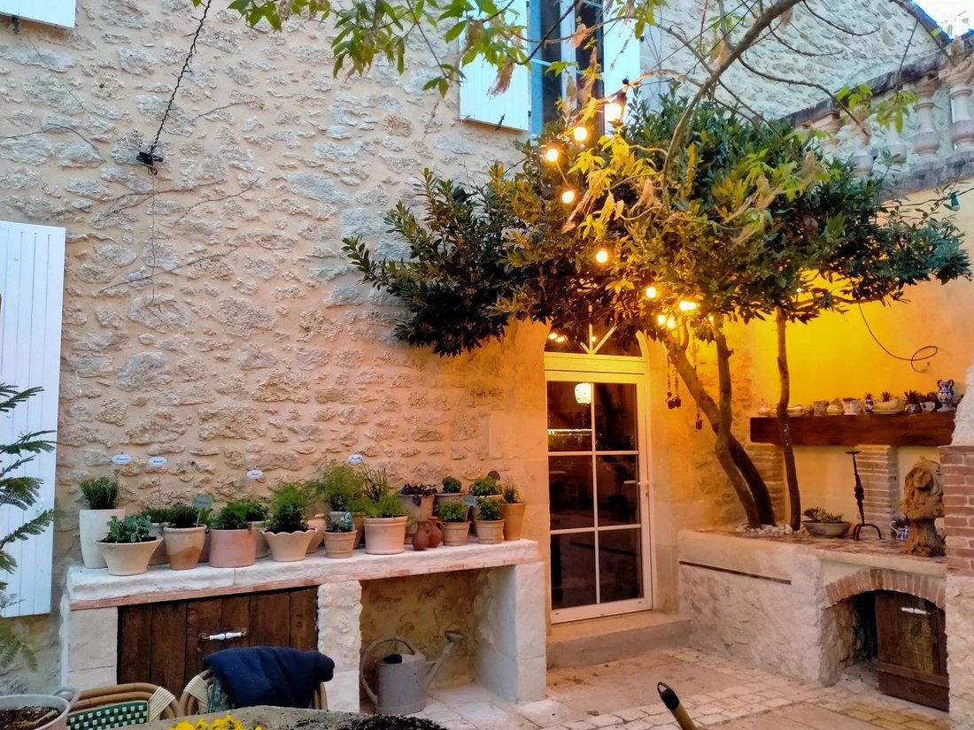 Charmantes Künstlerwohnhaus 10 In Langon, Nouvelle Aquitaine ...