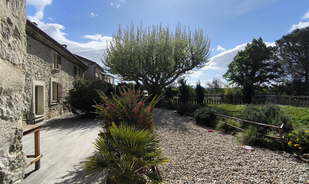 Visan. Mas 267 M² Modulable En Visan, Provenza Alpes Costa Azul ...