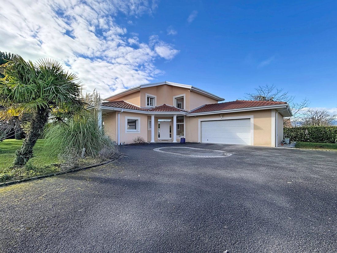 Exceptional Property With Swimming Dans Messery, Auvergne Rhône Alpes ...