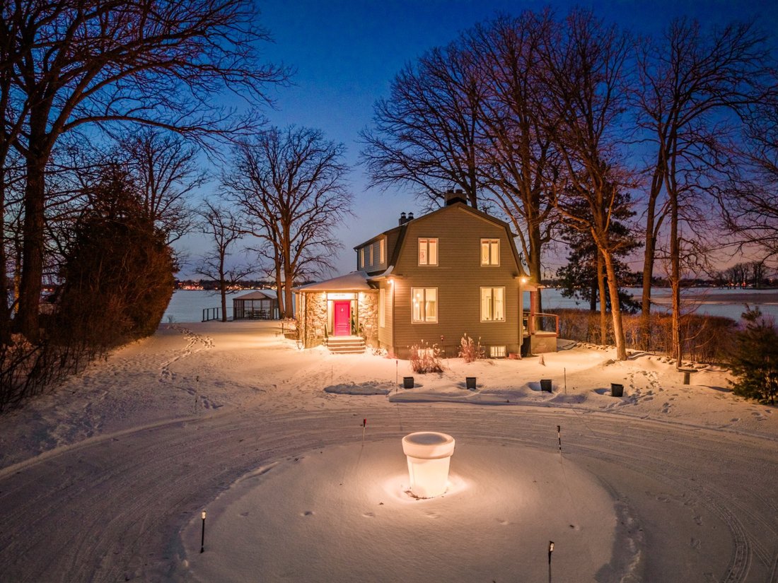 2211 Ch. Du Bord Du Lac Montréal In Montréal, Quebec, Canada For Sale ...